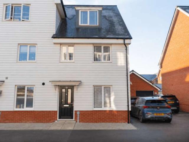 3 Bedroom Semi Detached House