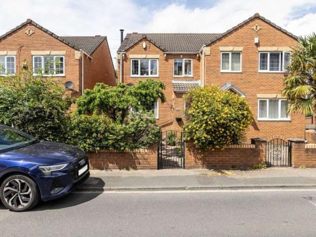 3 Bedroom Semi Detached House