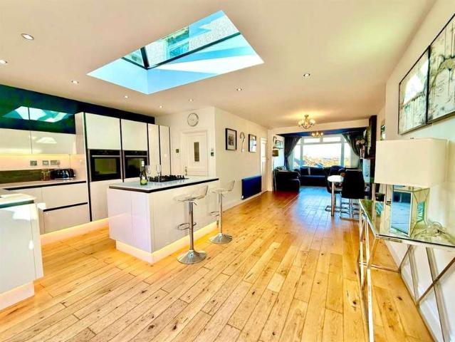 3 Bedroom Semi Detached House