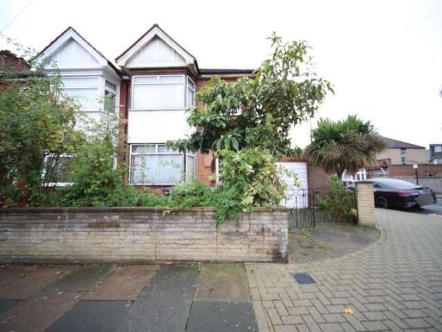 3 Bedroom Semi Detached House