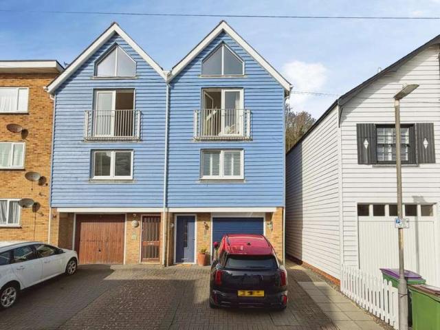 3 Bedroom Semi Detached House