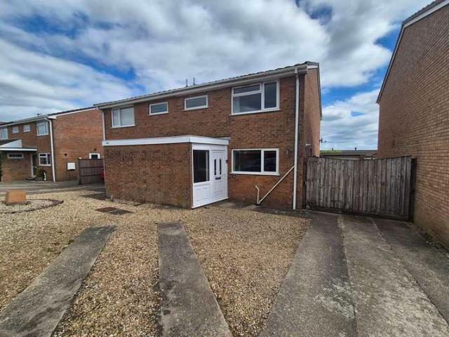 3 Bedroom Semi Detached House