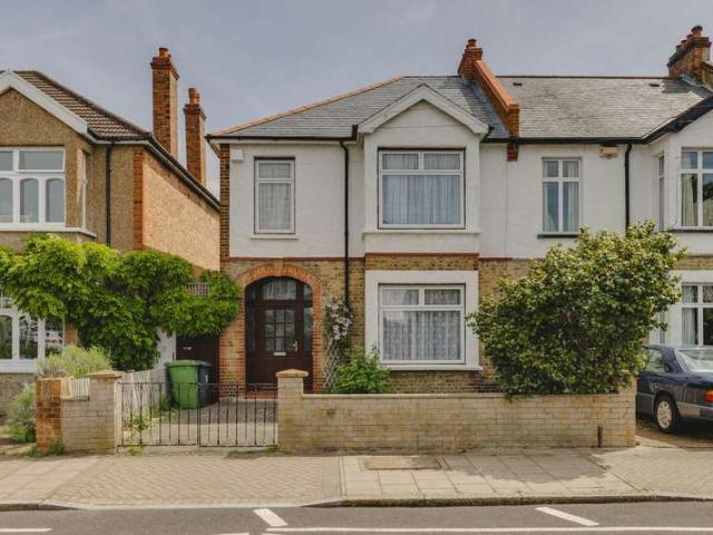 3 Bedroom Semi Detached House