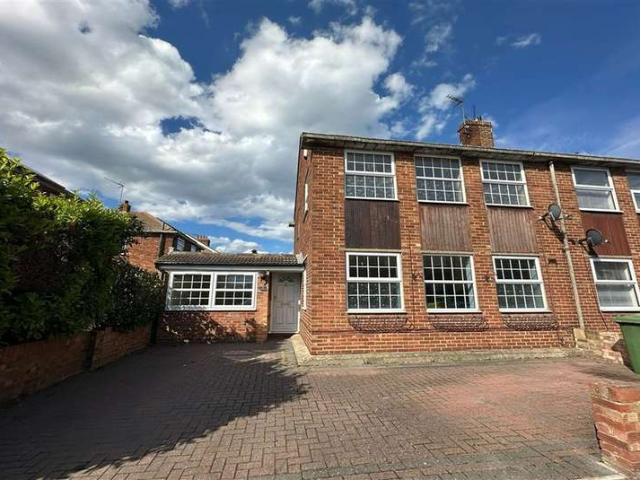 3 Bedroom Semi Detached House