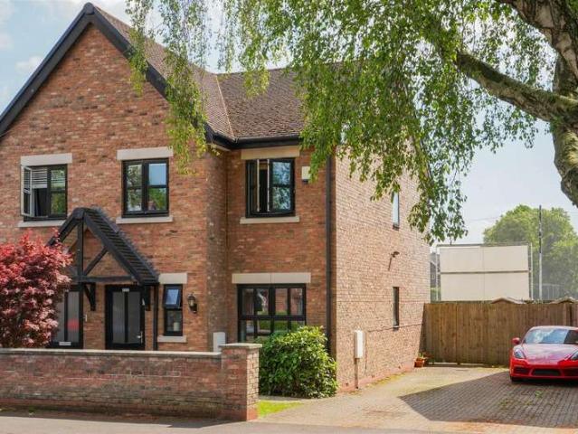 3 Bedroom Semi Detached House