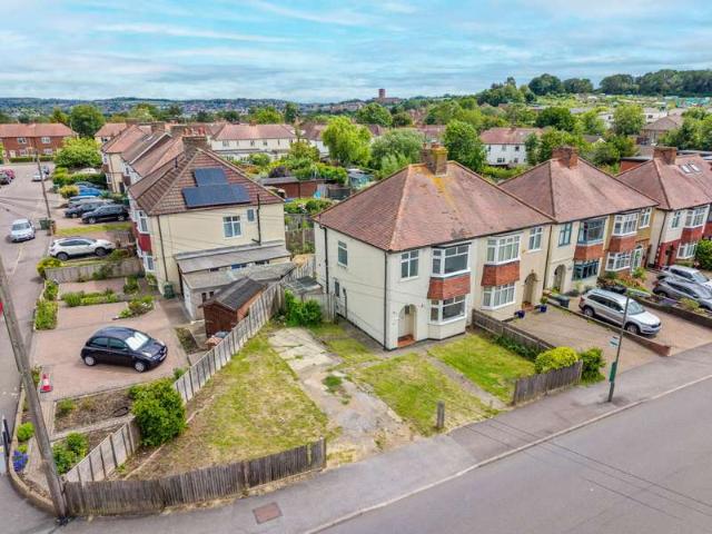 3 Bedroom Semi Detached House