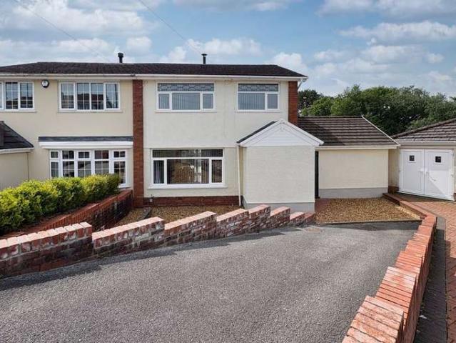 3 Bedroom Semi Detached House