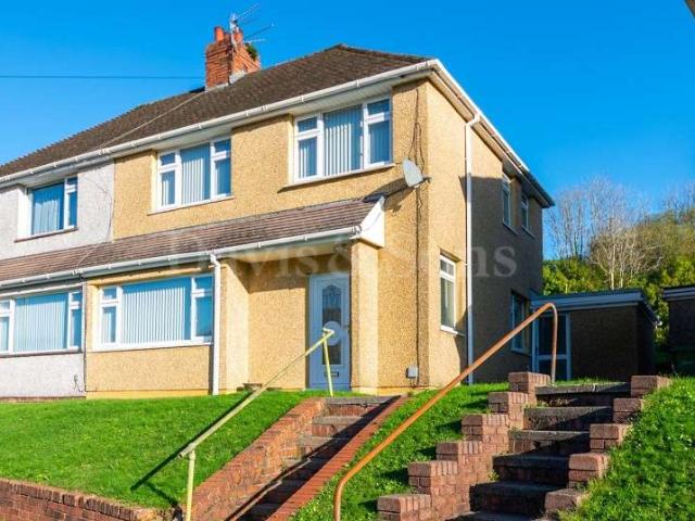 3 Bedroom Semi Detached House