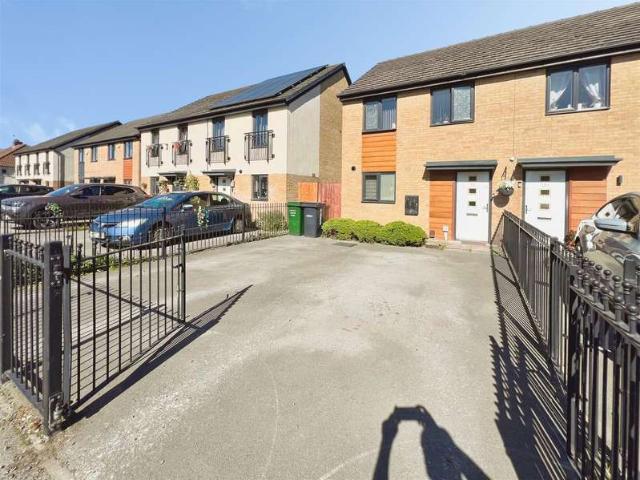 3 Bedroom Semi Detached House