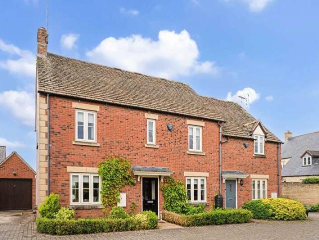 3 Bedroom Semi Detached House