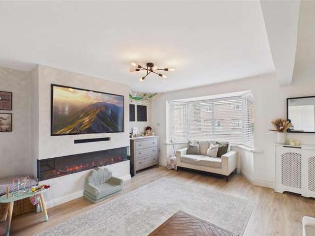 3 Bedroom Semi Detached House