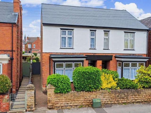 3 Bedroom Semi Detached House