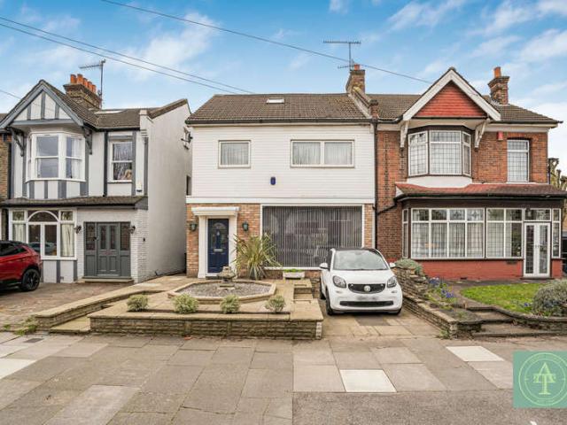 3 Bedroom Semi Detached House