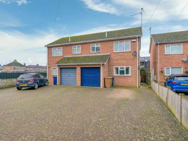 3 Bedroom Semi Detached House