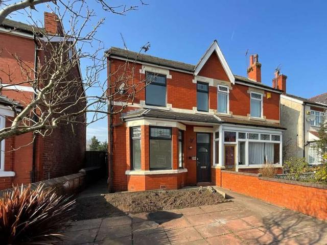 3 Bedroom Semi Detached House
