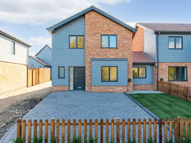 3 Bedroom Semi Detached House