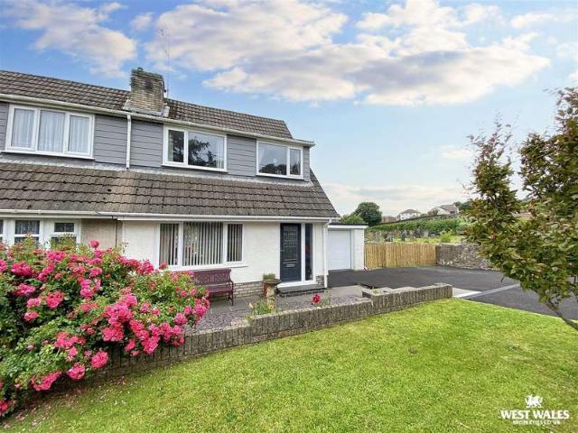 3 Bedroom Semi Detached House