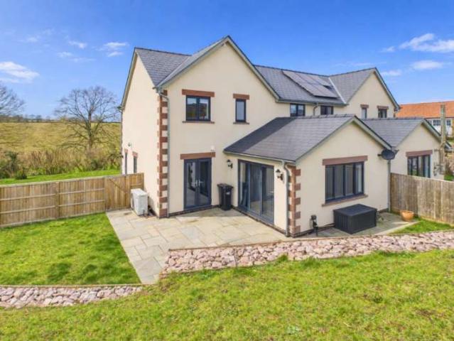 3 Bedroom Semi Detached House