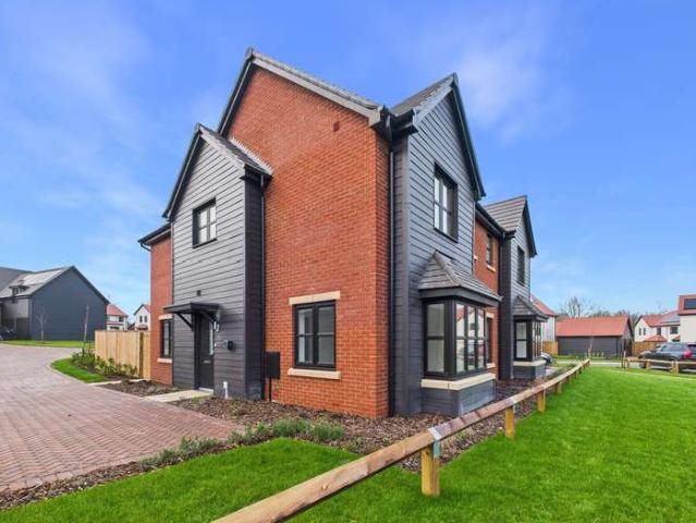 3 Bedroom Semi Detached House
