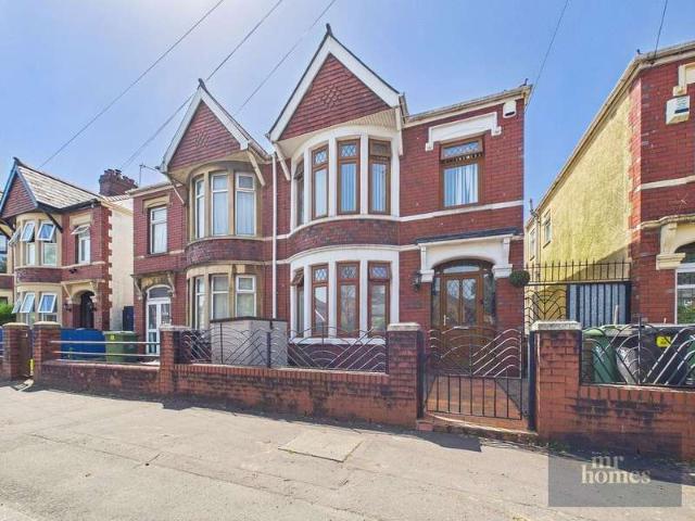 3 Bedroom Semi Detached House