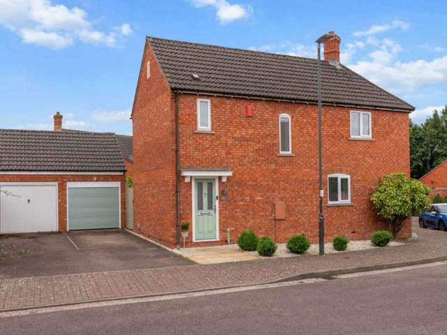 3 Bedroom Semi Detached House