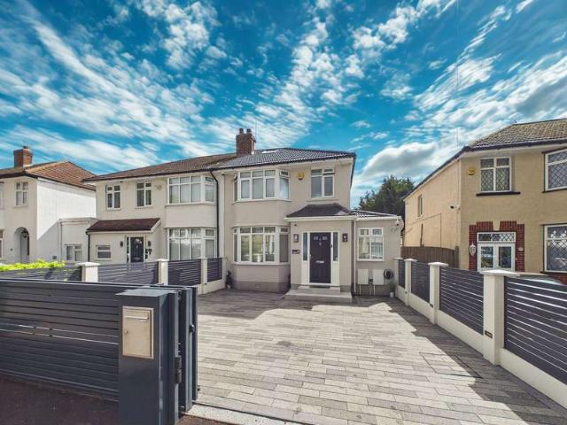 3 Bedroom Semi Detached House