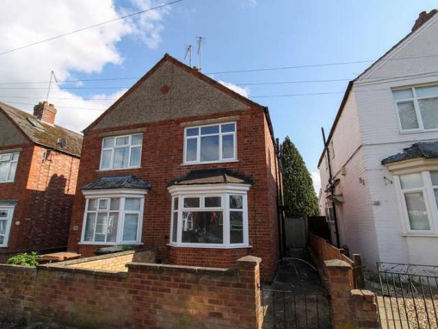 3 Bedroom Semi Detached House
