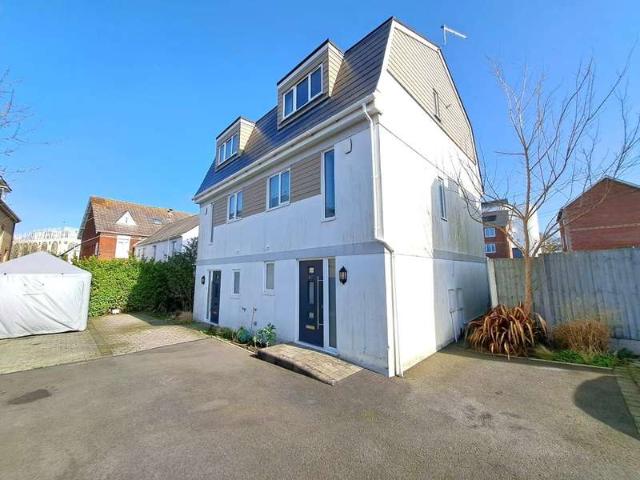 3 Bedroom Semi Detached House