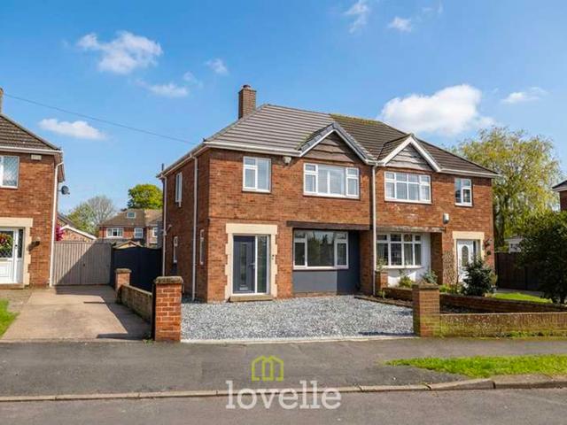3 Bedroom Semi Detached House