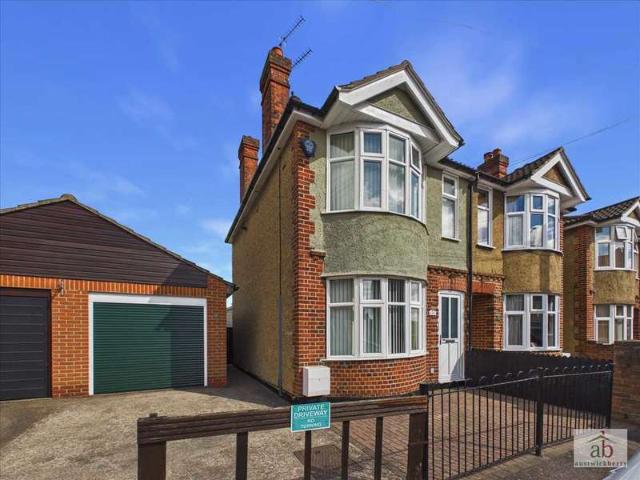 3 Bedroom Semi Detached House