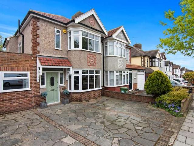 3 Bedroom Semi Detached House