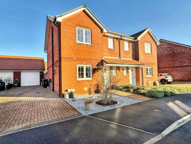 3 Bedroom Semi Detached House