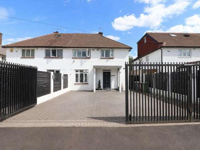 3 Bedroom Semi Detached House