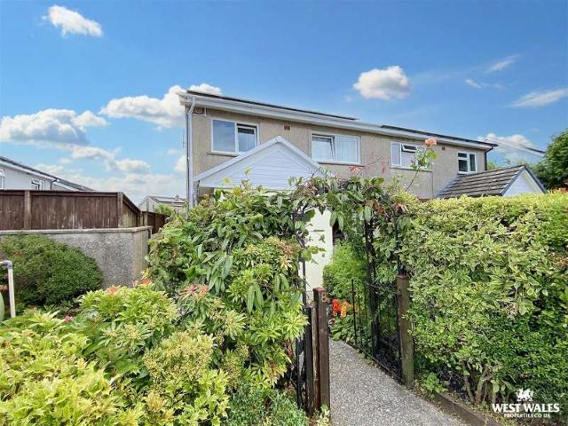 3 Bedroom Semi Detached House