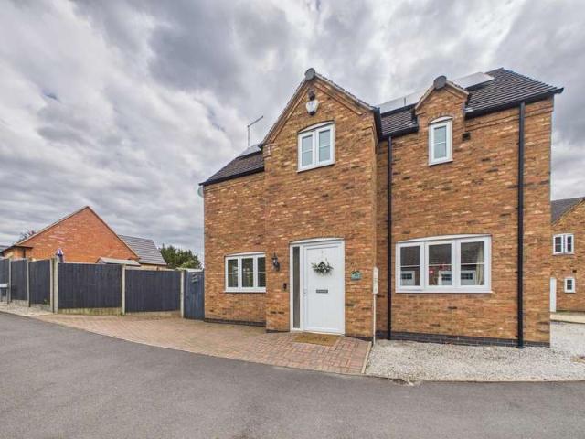 3 Bedroom Semi Detached House