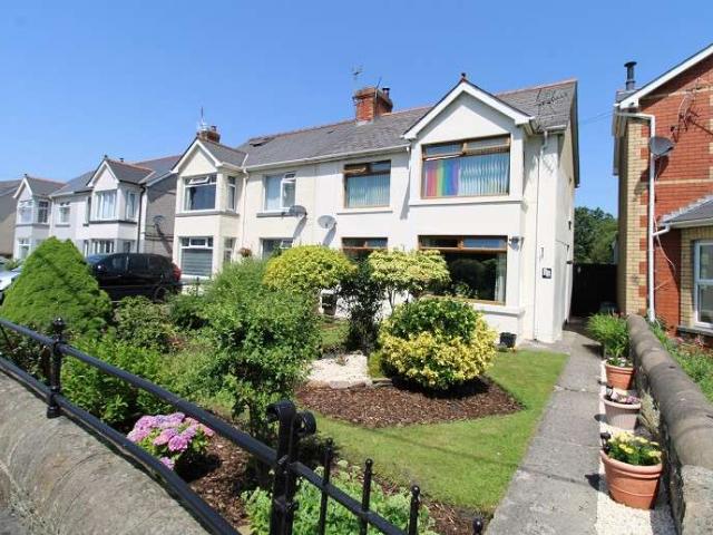 3 Bedroom Semi Detached House