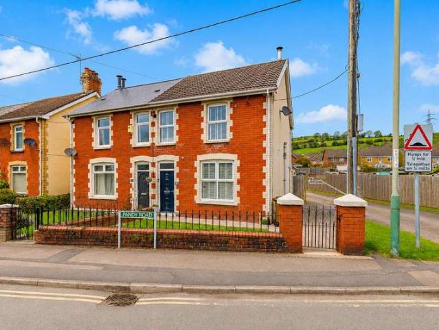 3 Bedroom Semi Detached House