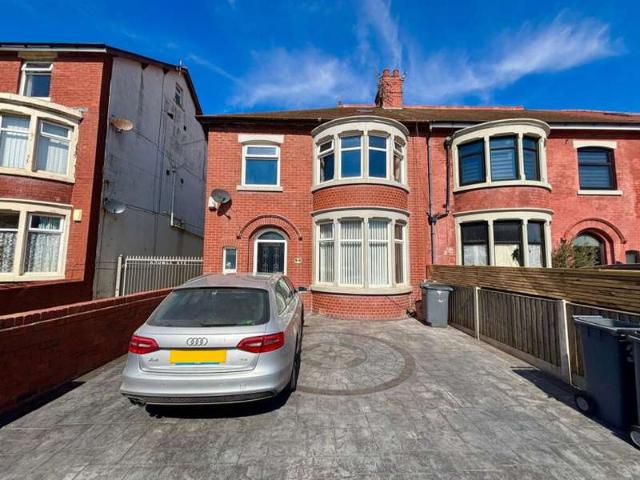 3 Bedroom Semi Detached House