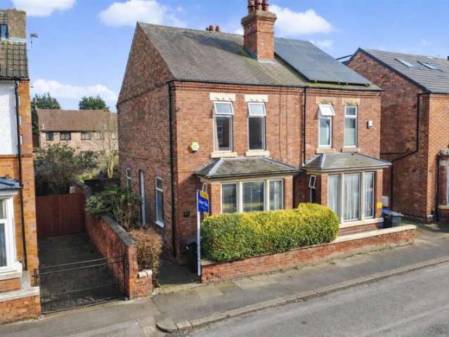 3 Bedroom Semi Detached House