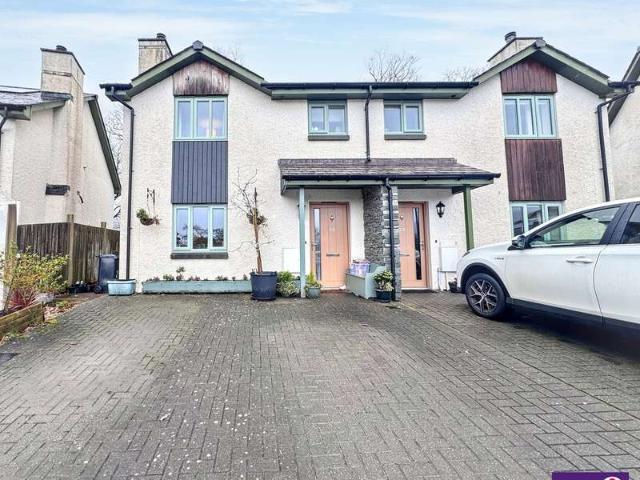 3 Bedroom Semi Detached House