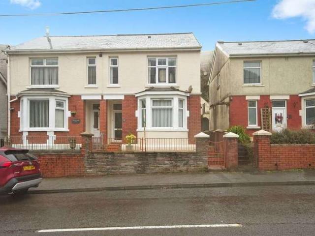 3 Bedroom Semi Detached House