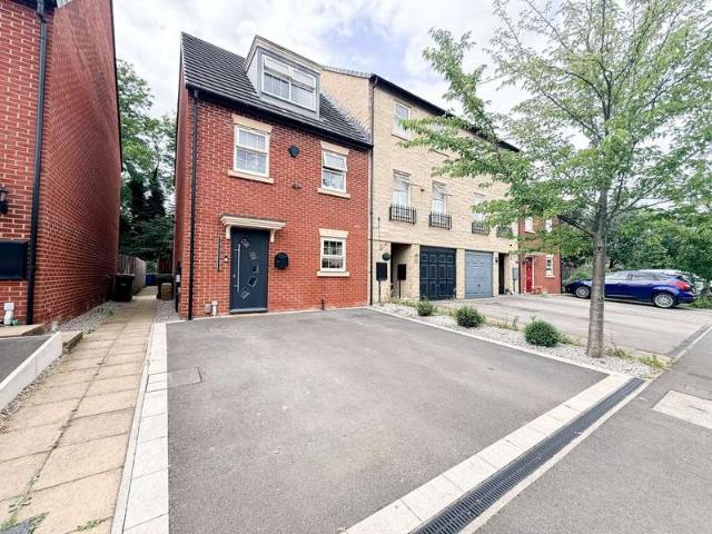 3 Bedroom Semi Detached House