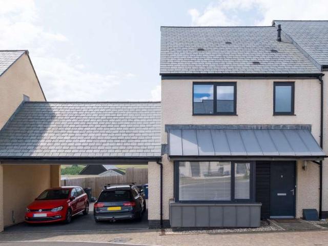 3 Bedroom Semi Detached House