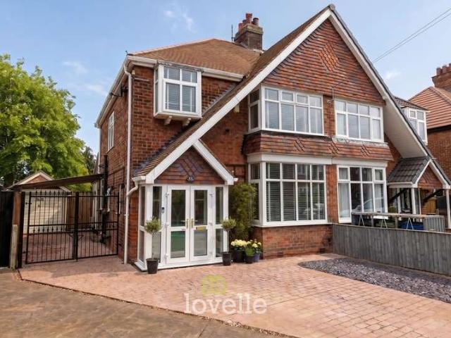 3 Bedroom Semi Detached House