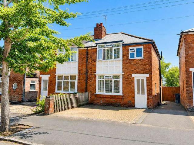 3 Bedroom Semi Detached House