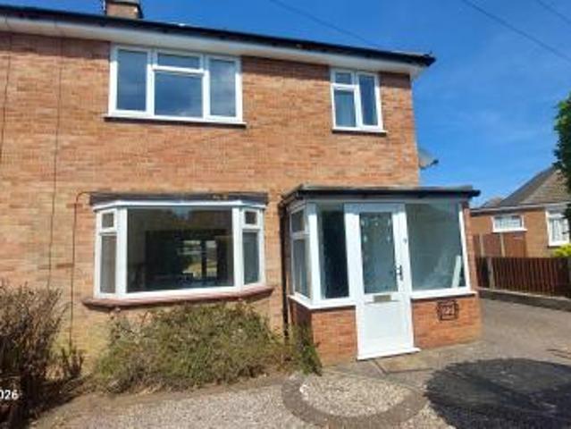 3 bedroom Semi detached house To Let