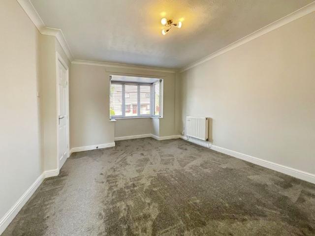 3 bedroom Semi Detached House to let