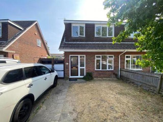 3 bedroom Semi detached house To Let