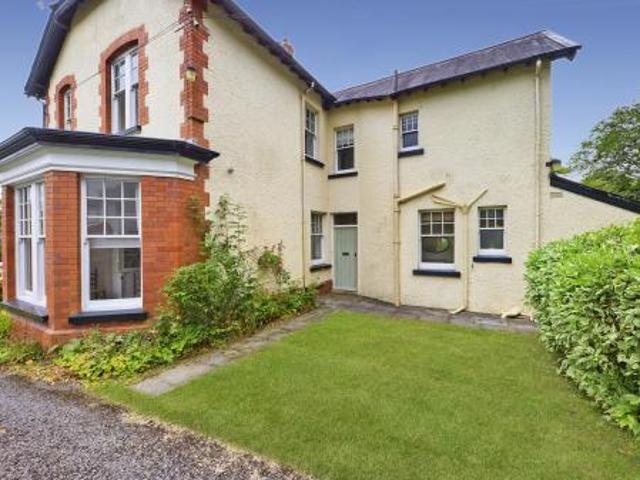 3 bedroom Semi detached house To Let