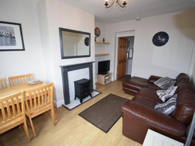 3 bedroom Semi detached house To Let